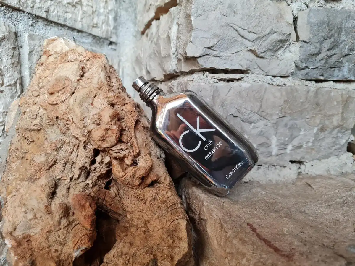 Review CK One Essence - Nối Tiếp Huyền Thoại CK One - MC Perfume ...