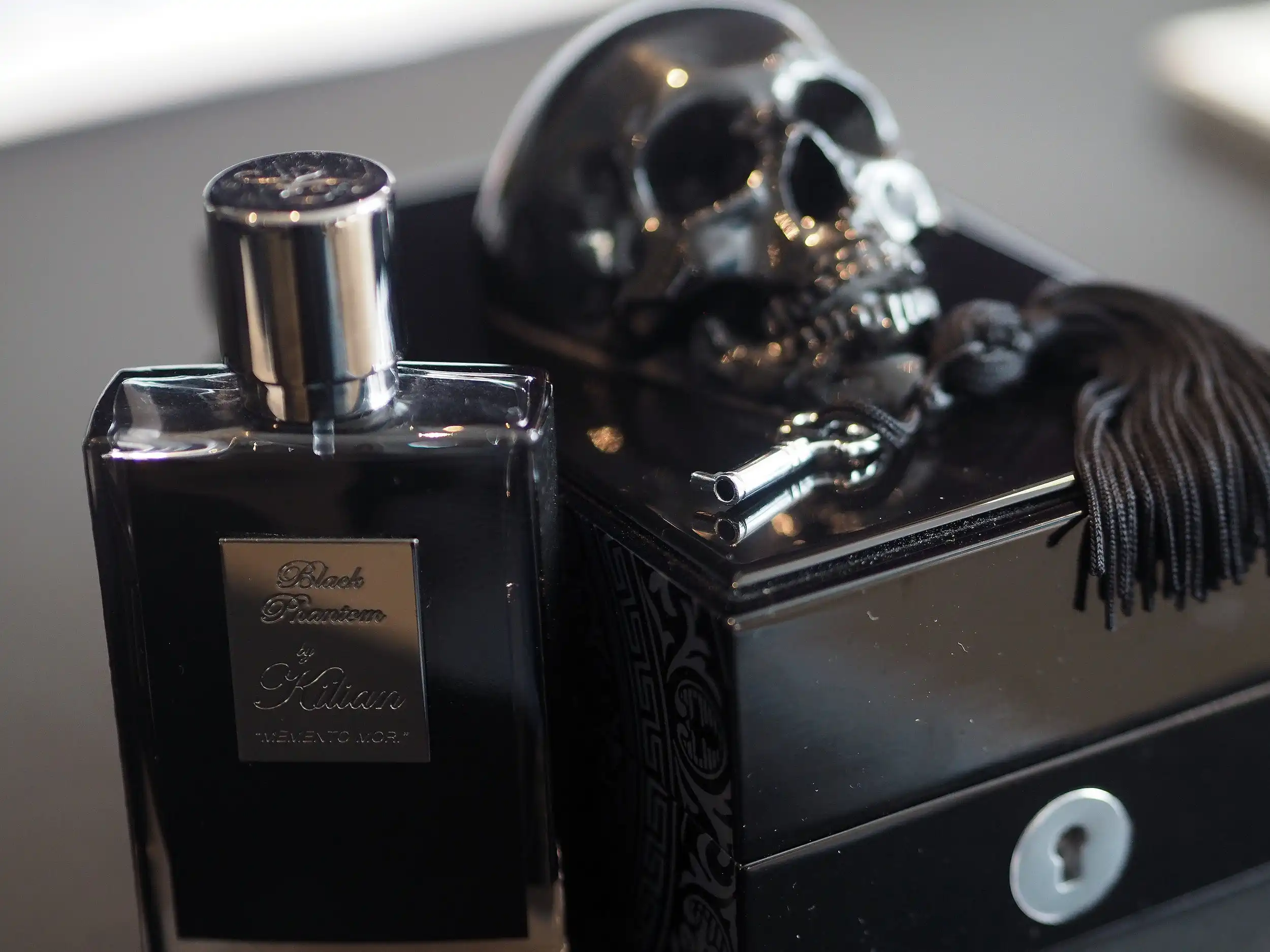 So Sánh By Kilian Black Phantom vs. Smoking Hot vs. Black to Black - MC ...